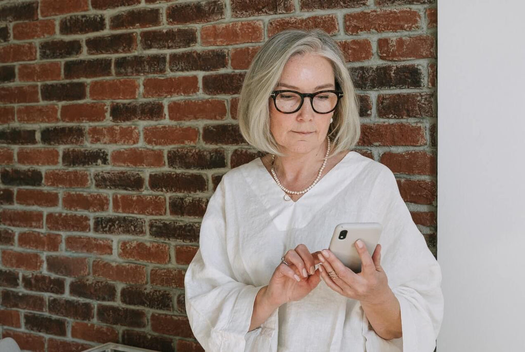 Does Hair Turn Gray at the Temples First?